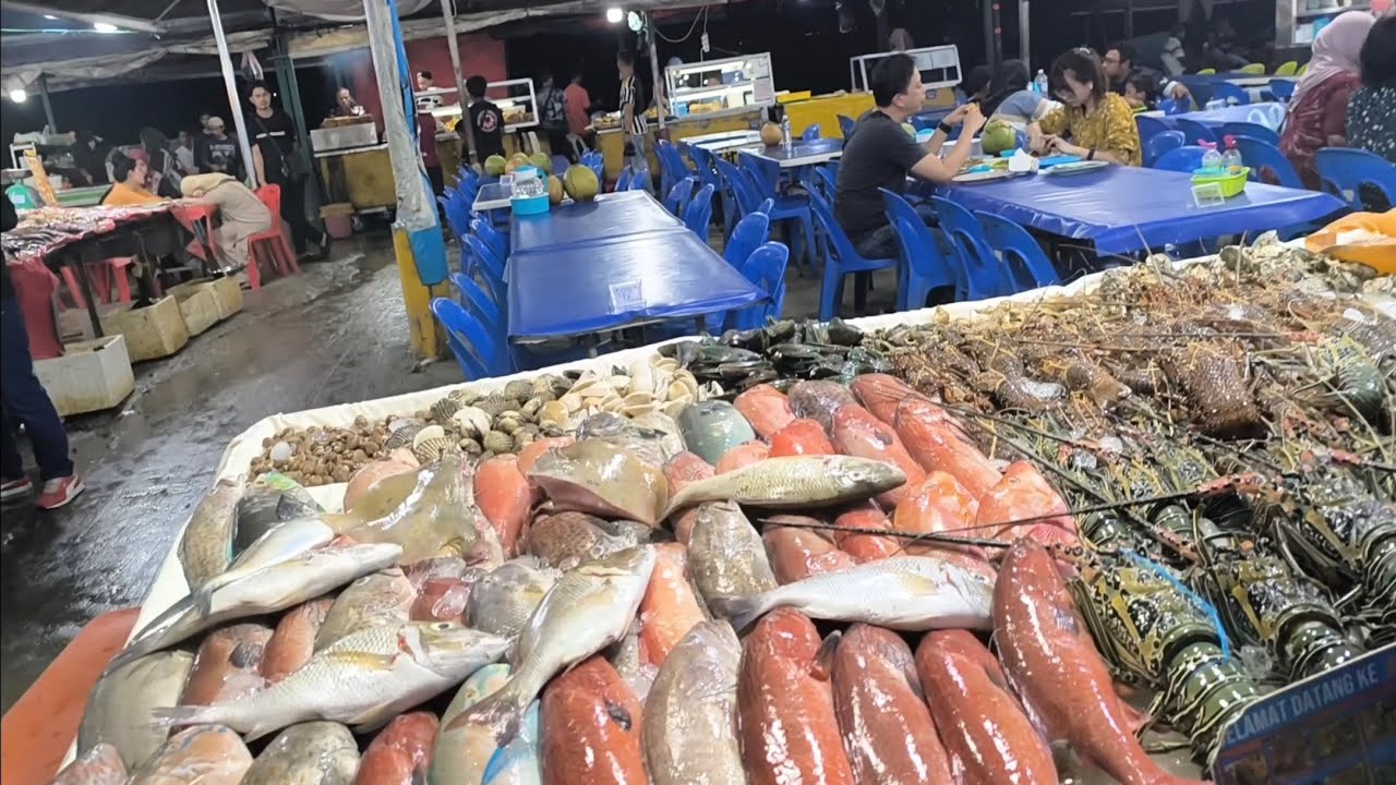 Jalan2 Di Pasar KK//Makanan Laut Segar2 gaiss - YouTube