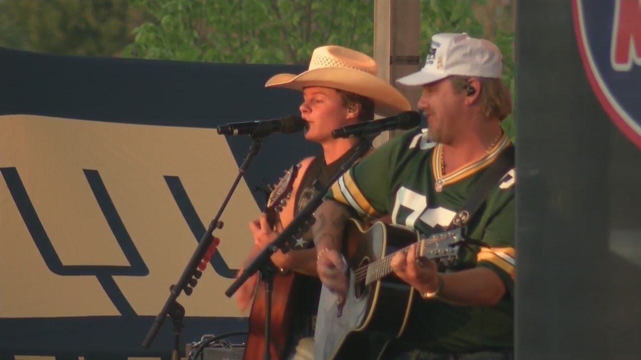 Country singer ERNEST puts on grand finale of Titletown Beats Summer ...