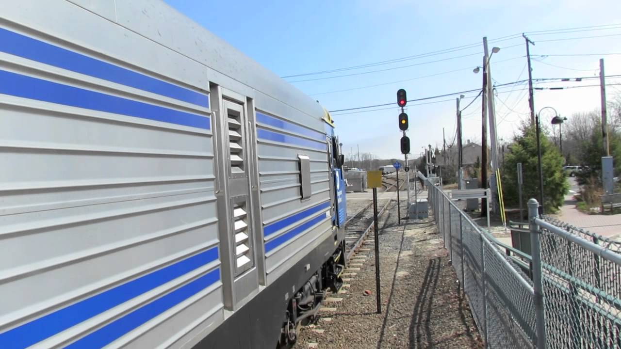 LIRR DE30AC No. 405 at Speonk on March 21, 2012. - YouTube