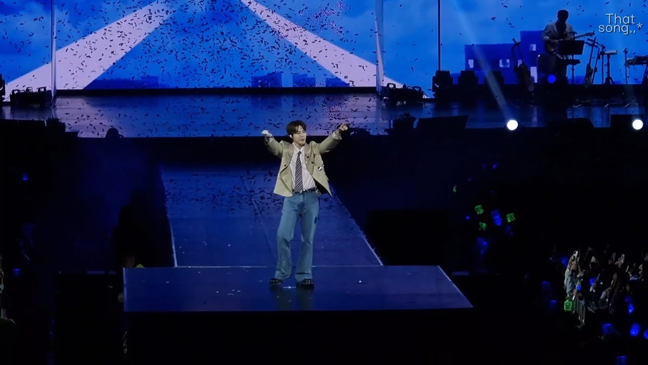 ️🎥 'Memory' 🛸 (sing along ver.) DOYOUNG 🐰🍀 DOYOUNG CONCERT [Doors] in ...