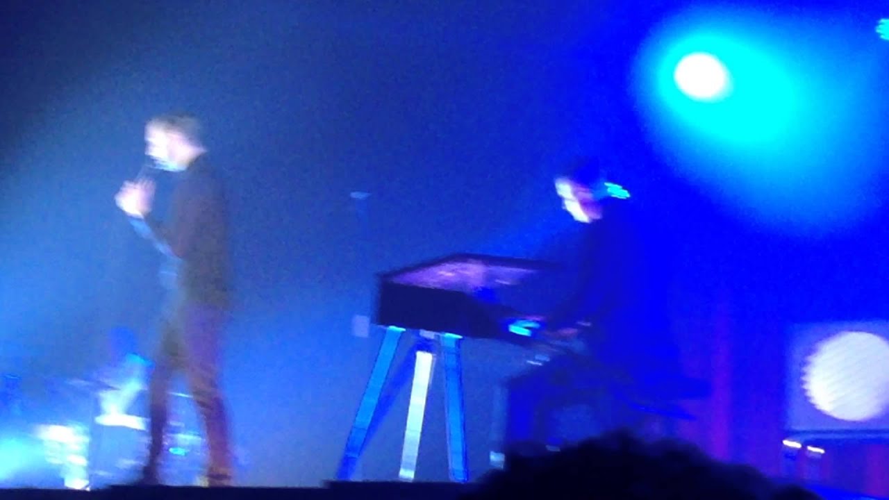 Hurts - Blind (22.11.2013 LUXEMBOURG) - YouTube