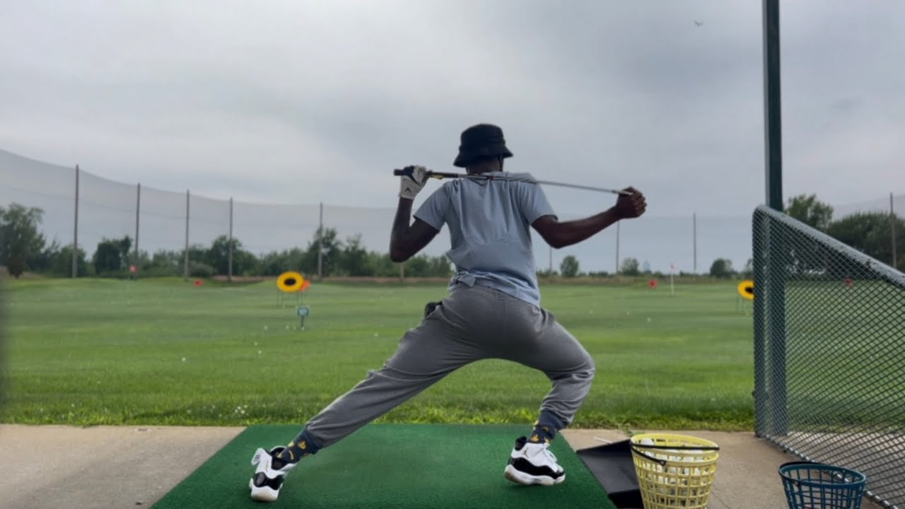 Using Callaway swing easy at the range - YouTube