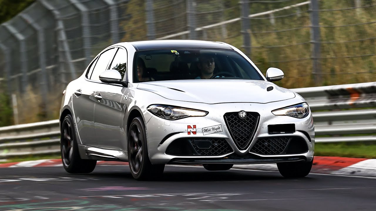 Alfa Romeo Giulia QV jagt Porsche 911 GT3 und am Ende geht der Sprit ...