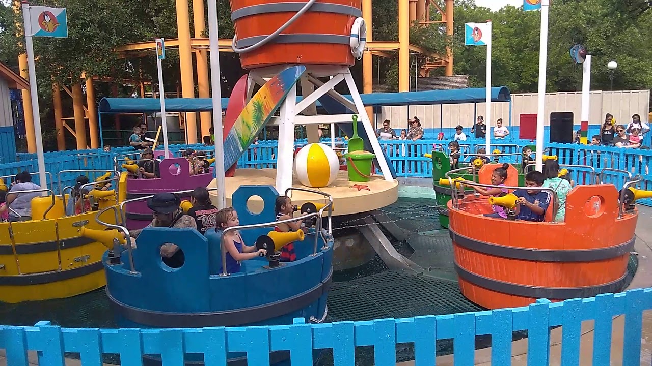 Daffy duck bucket blasters!! Six flags 2019 - YouTube