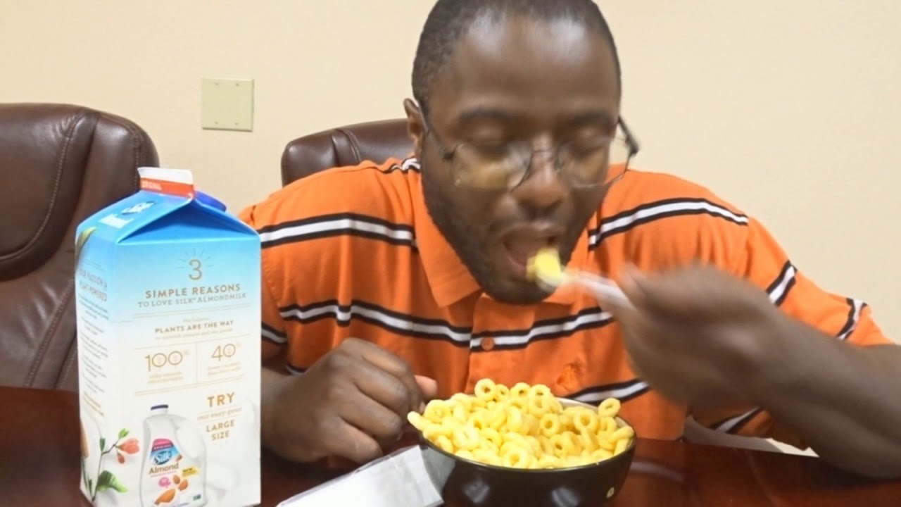 Golden Oreo O's Cereal Review - YouTube