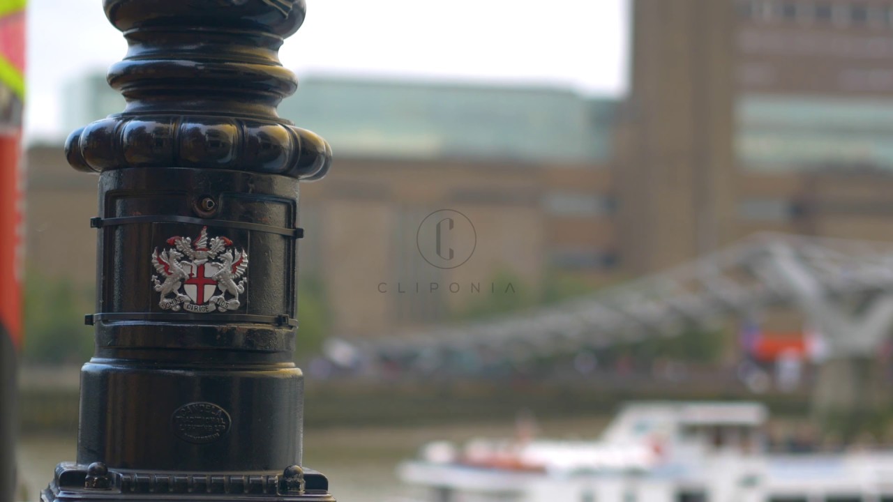 CITY OF LONDON LOGO ON VICTORIAN LAMP POST - YouTube