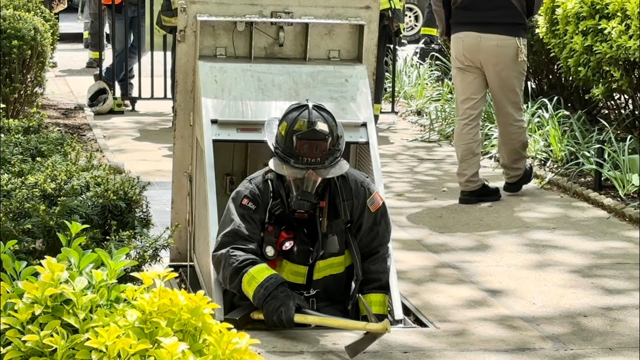 FDNY Manhattan All Hands Box 7157 Fire 3 Levels Below Ground Level ...