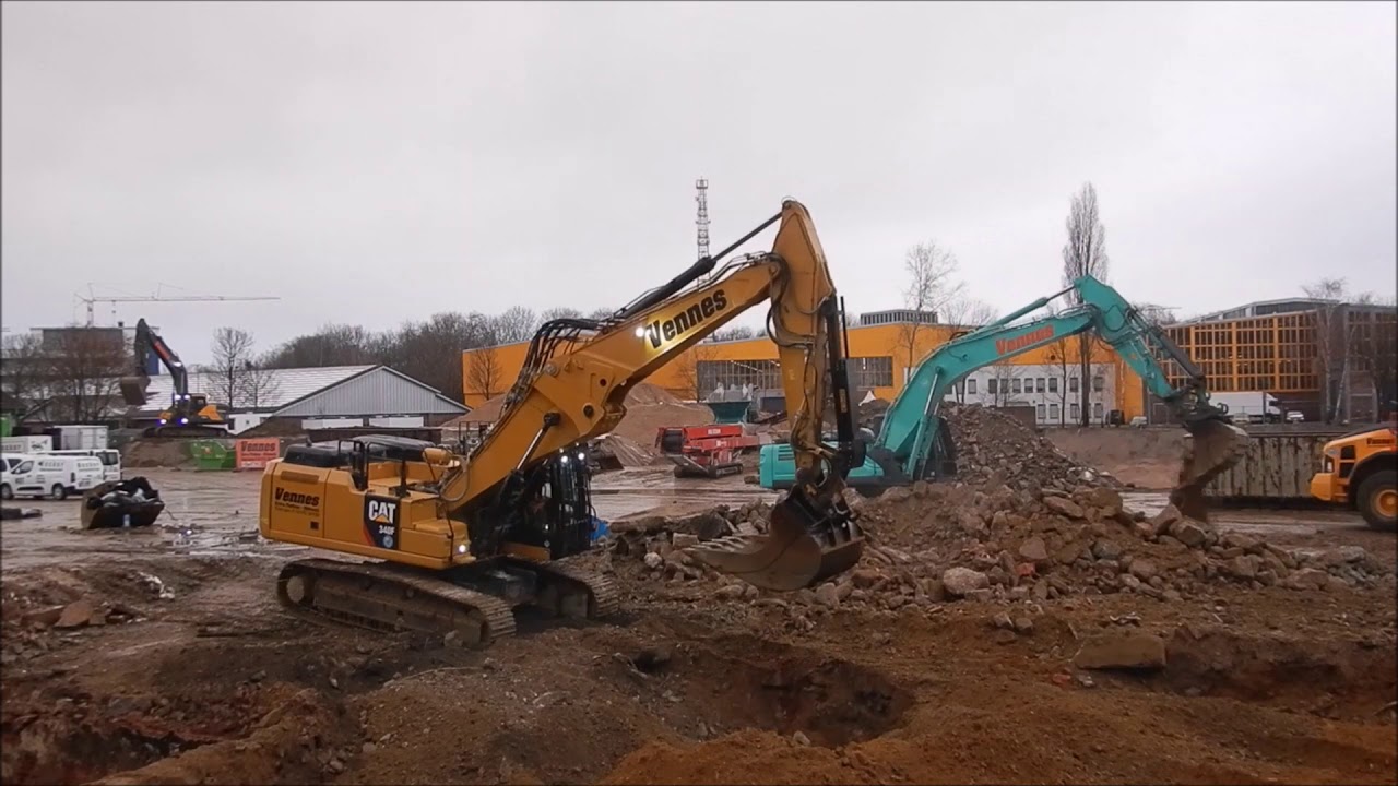 Bagger Kobelco SK 300 und CAT 340 - YouTube