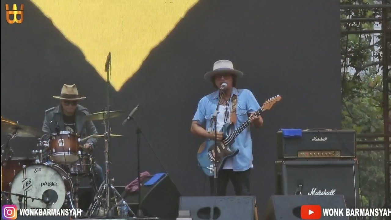 GUGUN BLUES SHELTER - LIVE AT PESTAPORA 2022 - YouTube