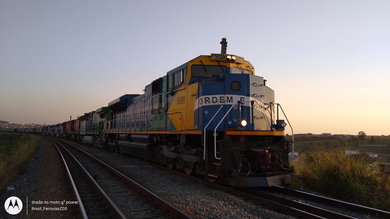 EMD SD80ACE #8080 ( BANDEIRADA ) LIDER NO TREM COM 8 LOCOMOTIVAS - YouTube