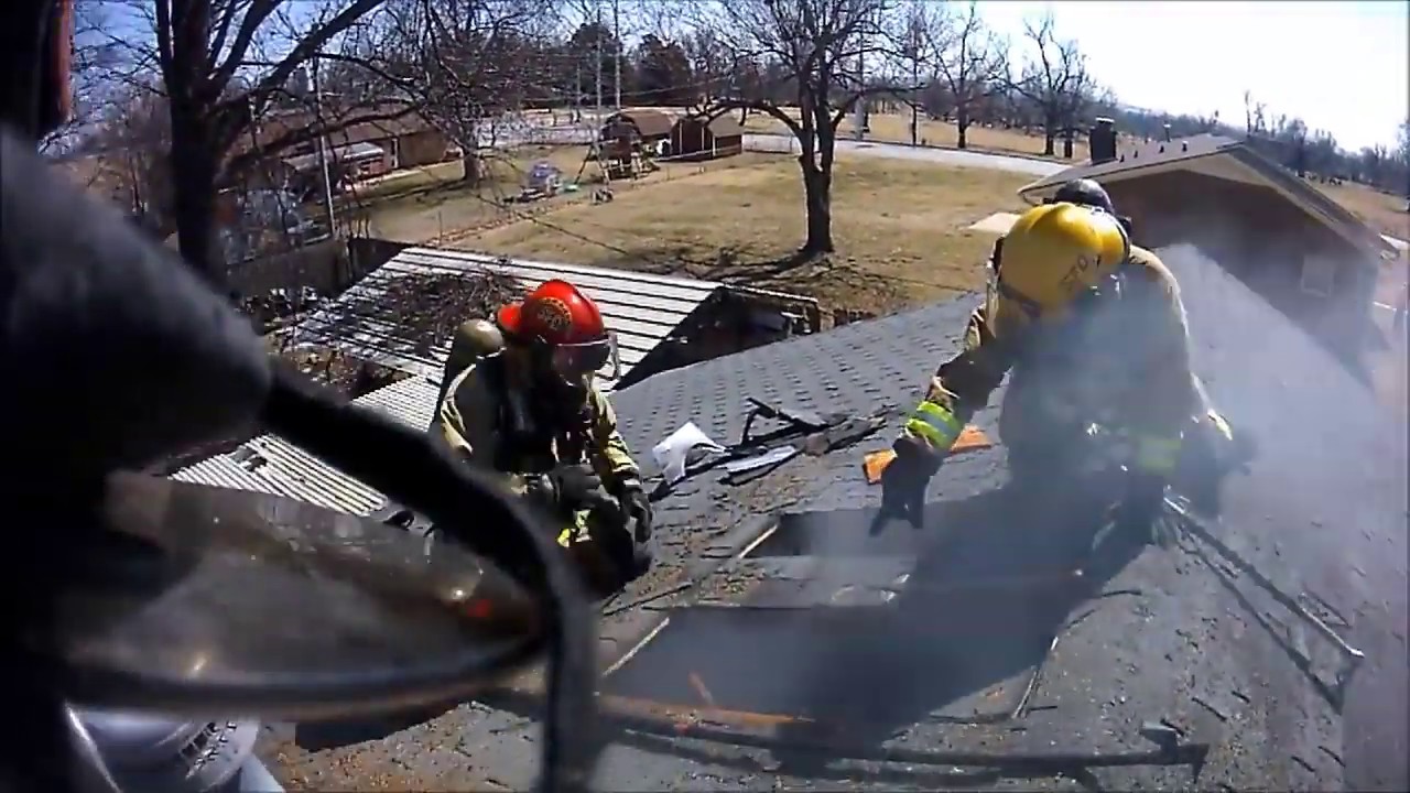 Structure Fire (Helmet Cam) - YouTube