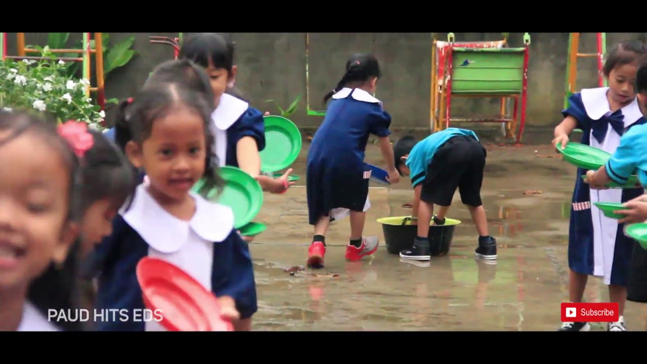 games Memindahkan Air dari ember ke botol untuk anak PAUD - YouTube