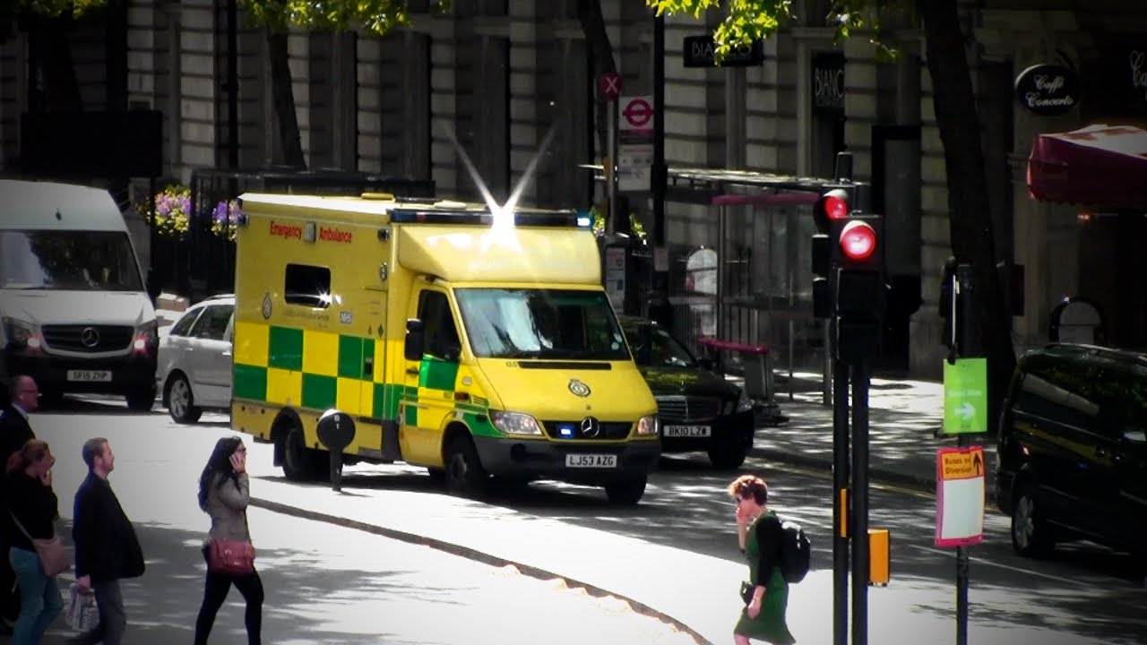 [CLASSIC] London Ambulance Service - 2003 Mercedes Sprinter with ...