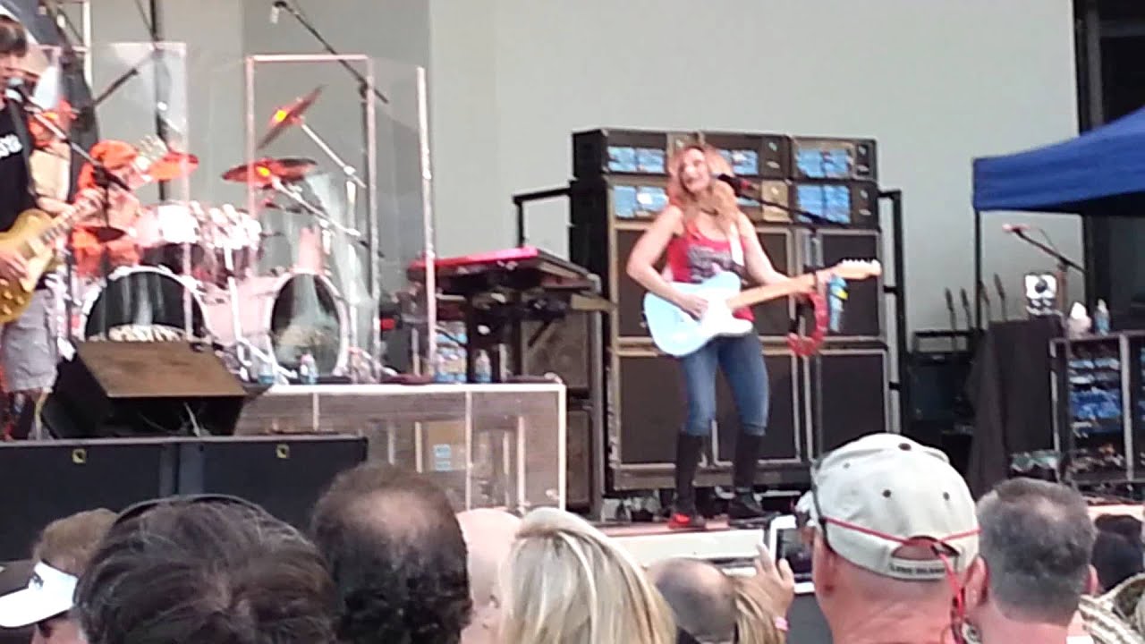 Beth Cohen with Boston @Sunfest WPB, May 2015. - YouTube