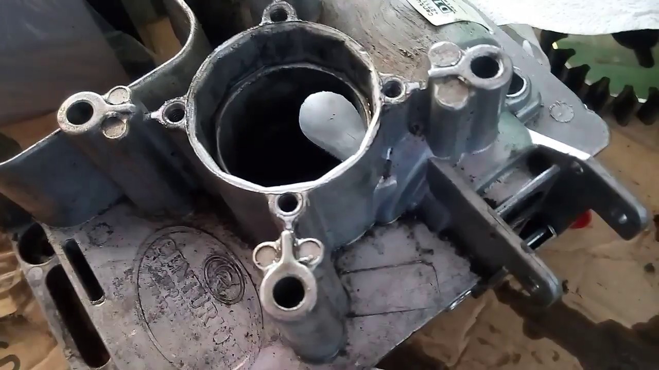 Servicing D10 Turbo Centurion electric gate opener - YouTube