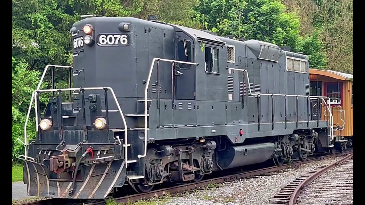 67 year old Locomotive Still Working! #trains - YouTube