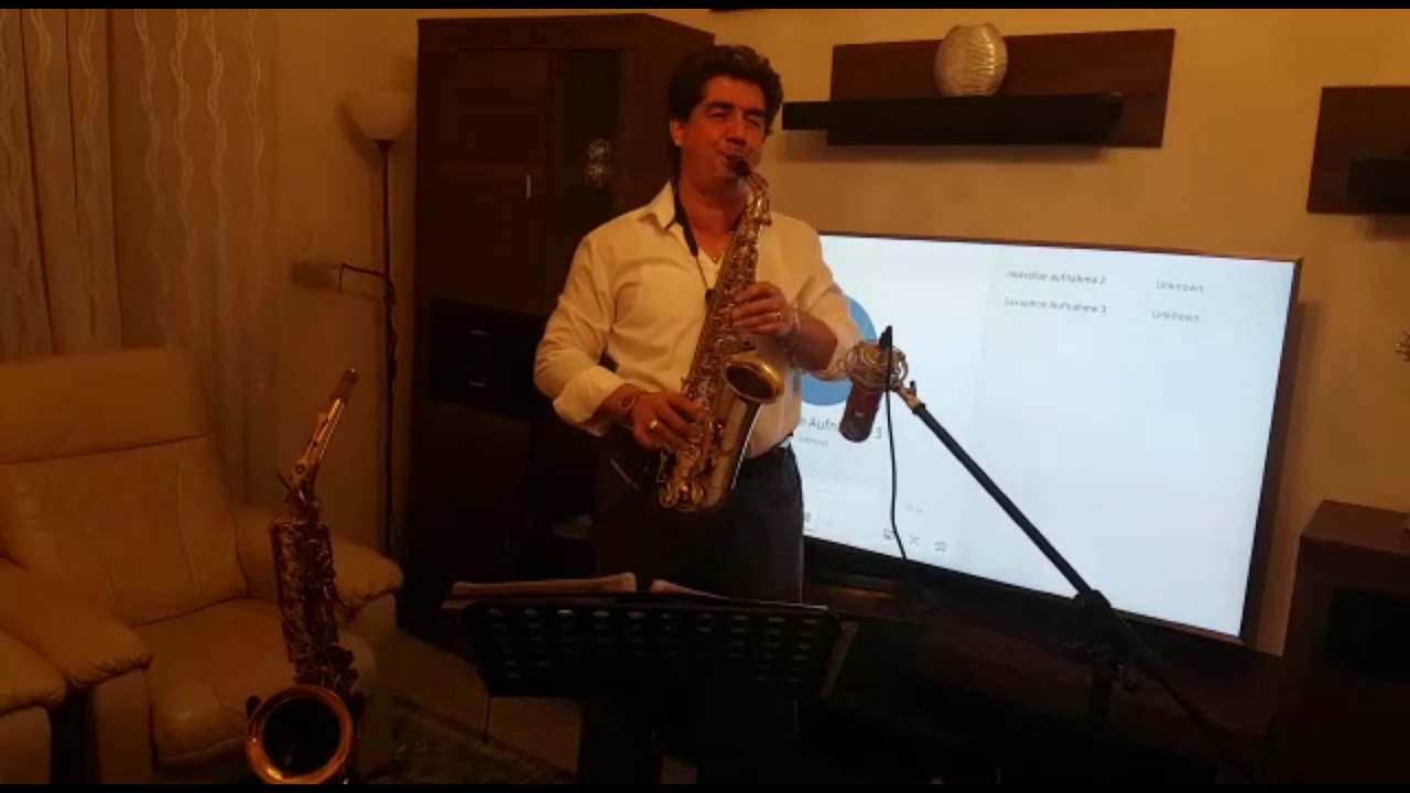 "Besame Mucho" gespielt von Perparim Alushi - YouTube