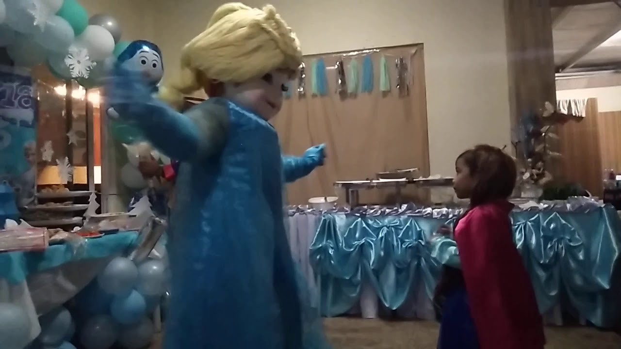 Princess Elsa and Ana Dance #. in frozen party. - YouTube
