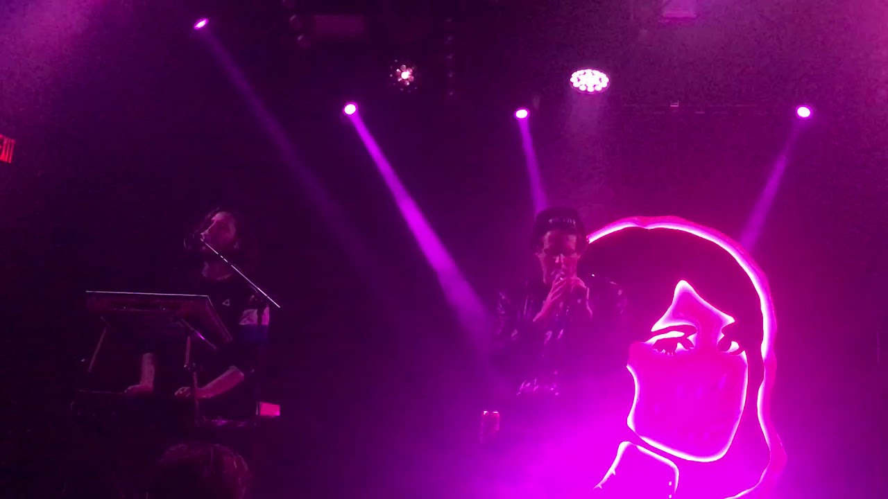 TV Girl-I Wonder Who She's Kissing Now Live At The Teragram Room March ...