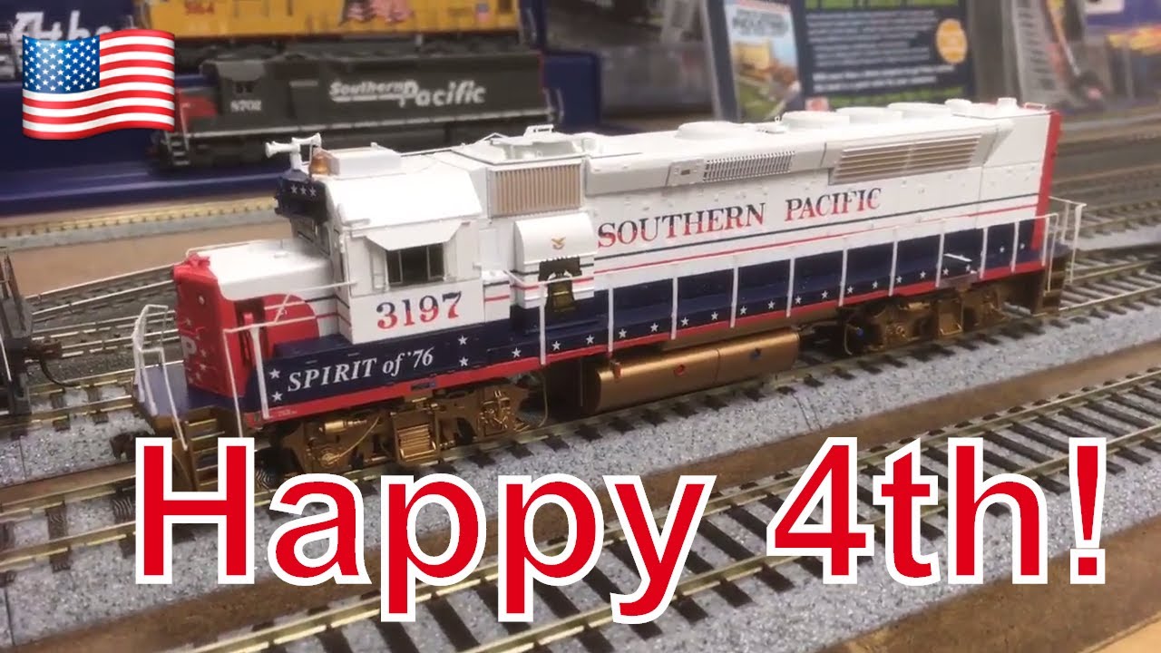 Happy 4th of July Athearn Genesis GP40-2 DCC Sound Tsunami 2 - YouTube