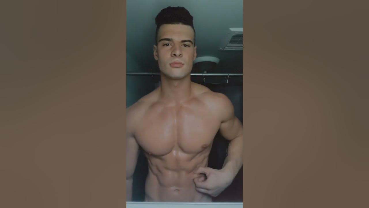 Malik Delgaty Sin Camiseta Enseña Proceso Del Gym Youtube