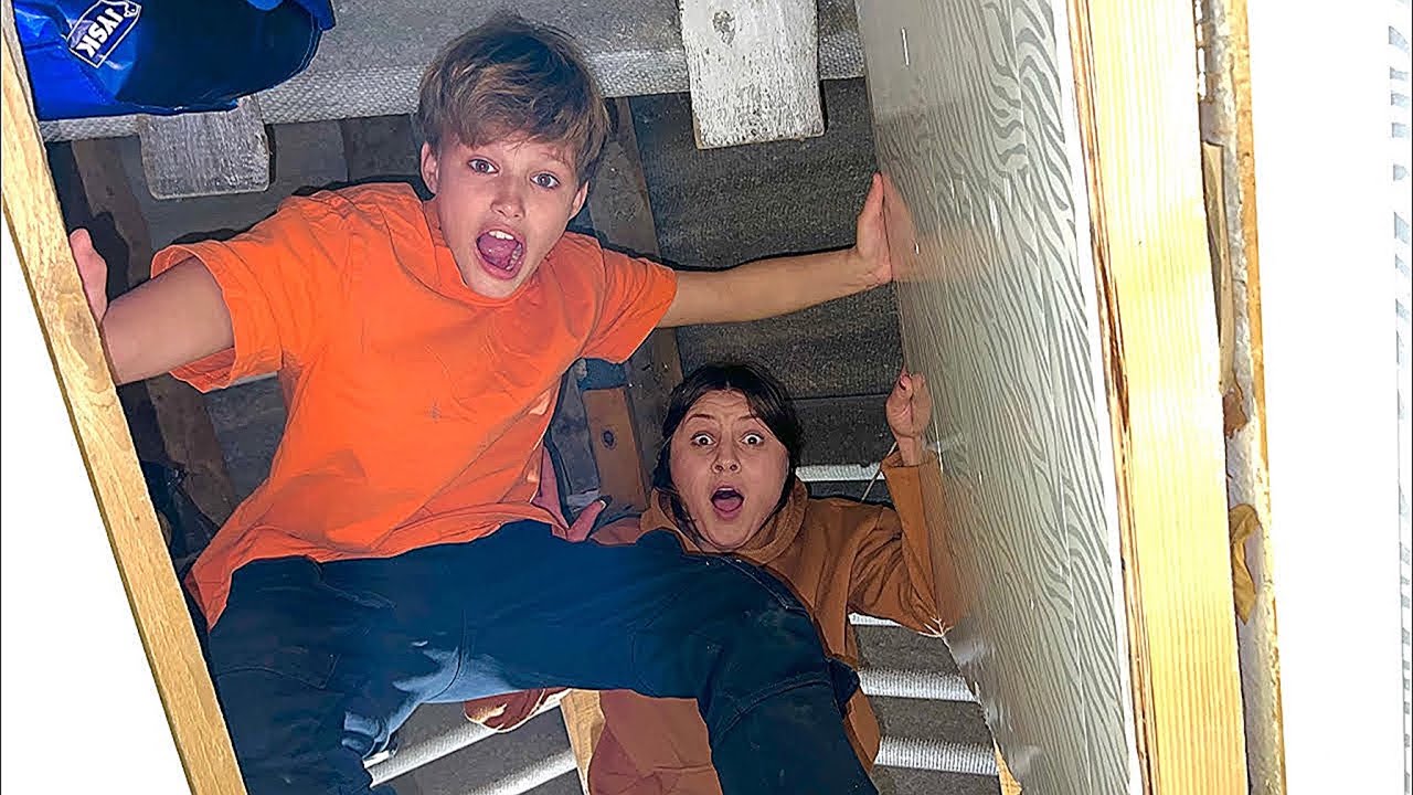 Blocați în podul casei/ Cum au evadat? - YouTube