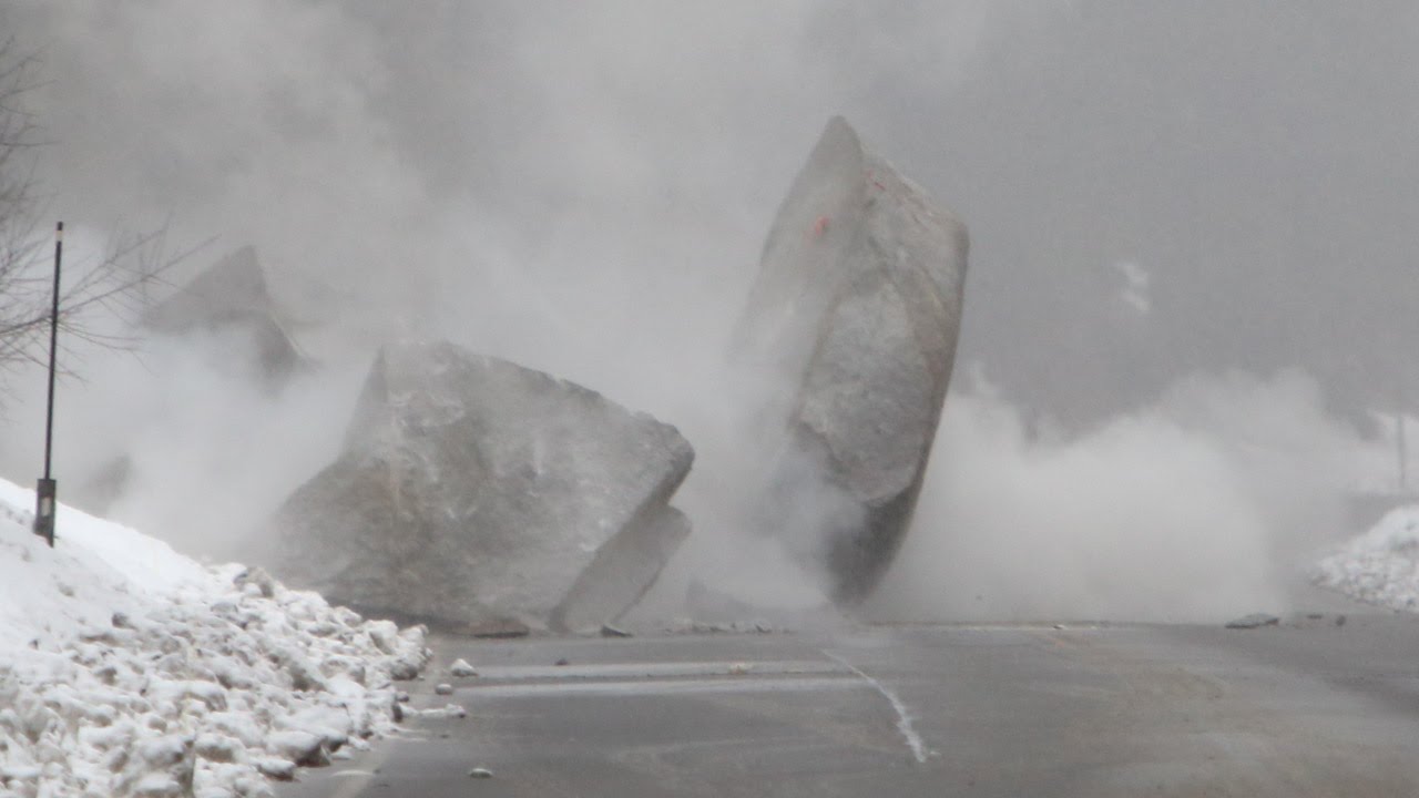 Watch Caltrans blow up boulder southwest of Tahoe