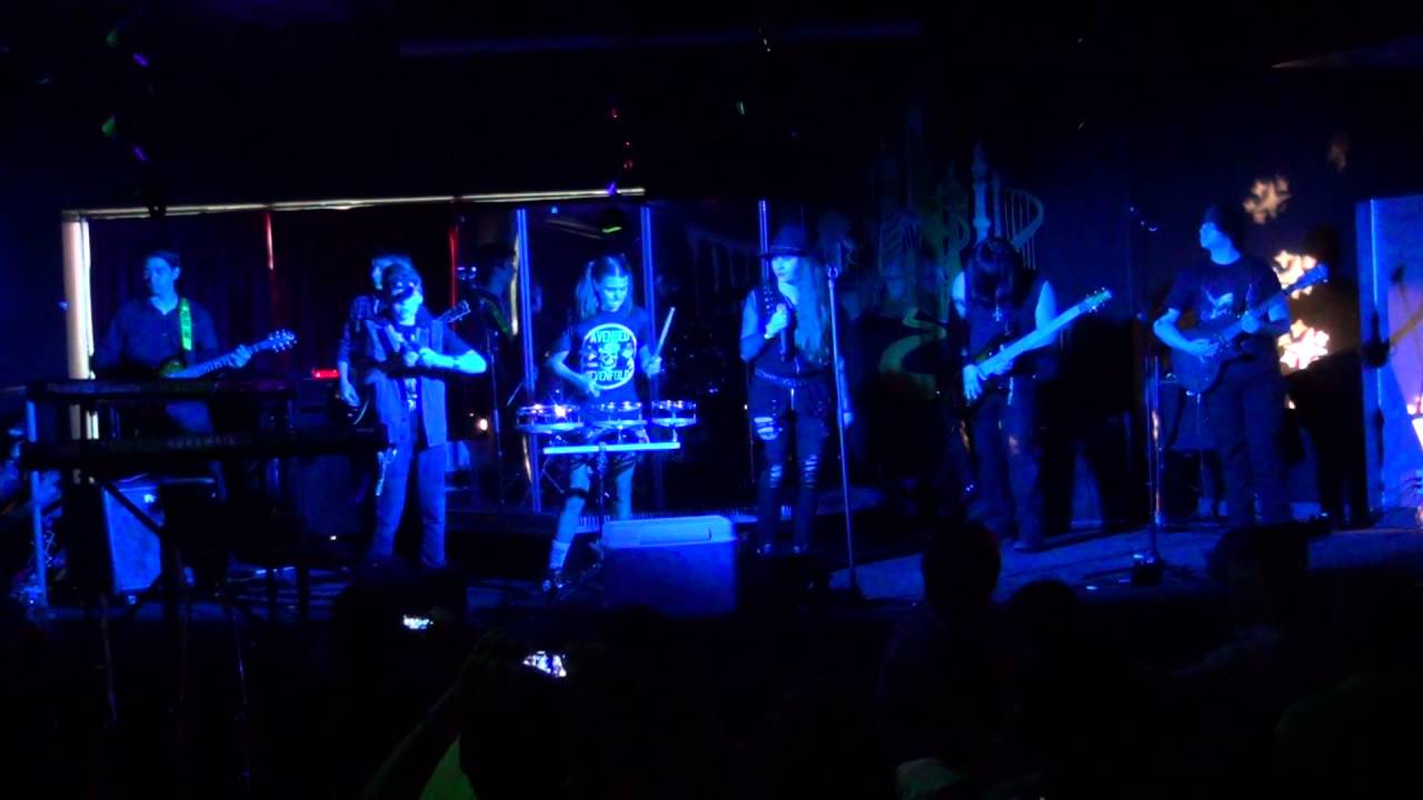 Supernaut Black Sabbath - YouTube