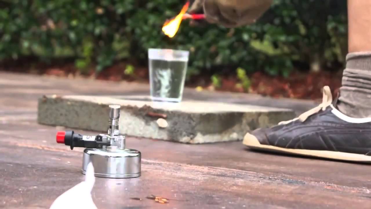 Lithium-Metall-Explosionen und Scheitert! Reaktion mit Wasser ...