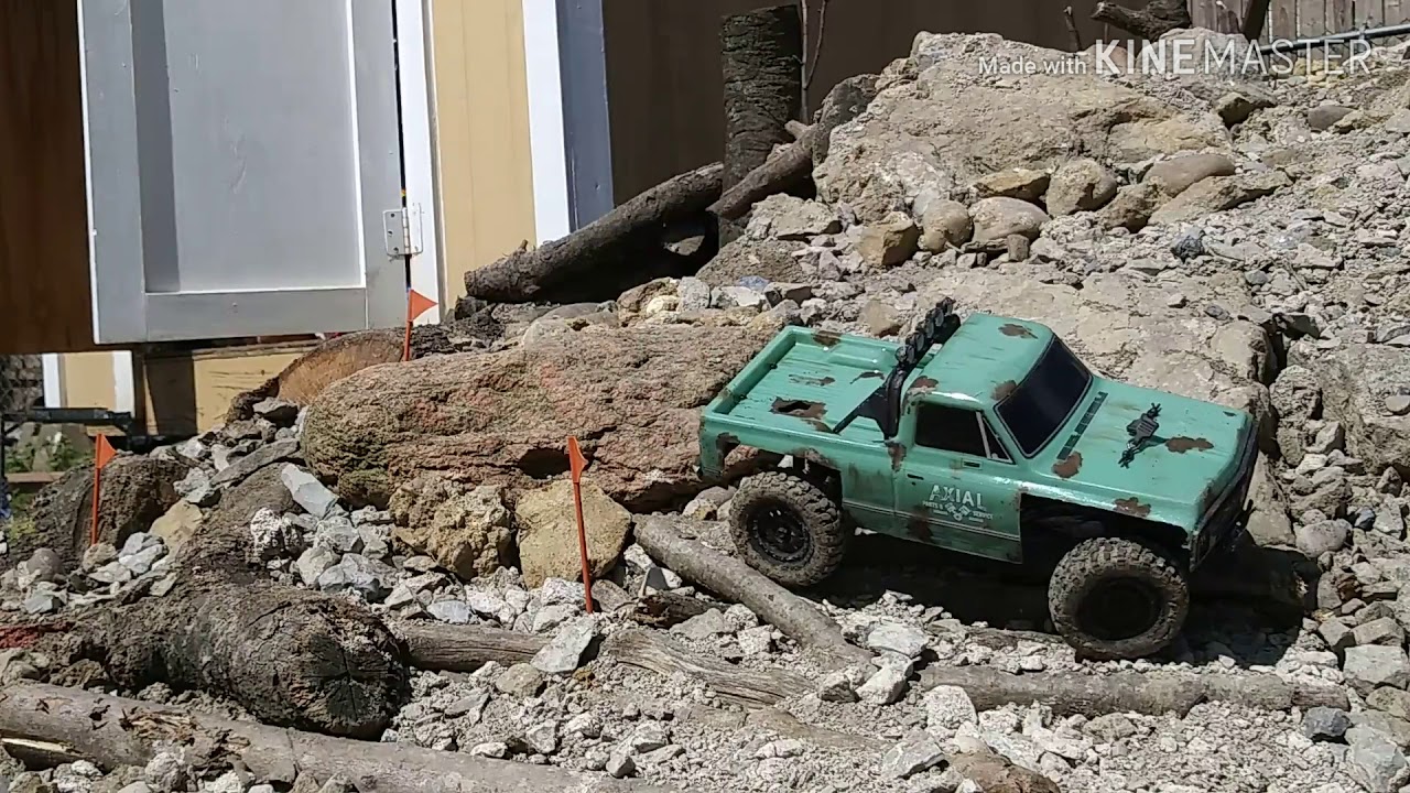 Three Axial SCX24'S running the same course on the backyard track - YouTube