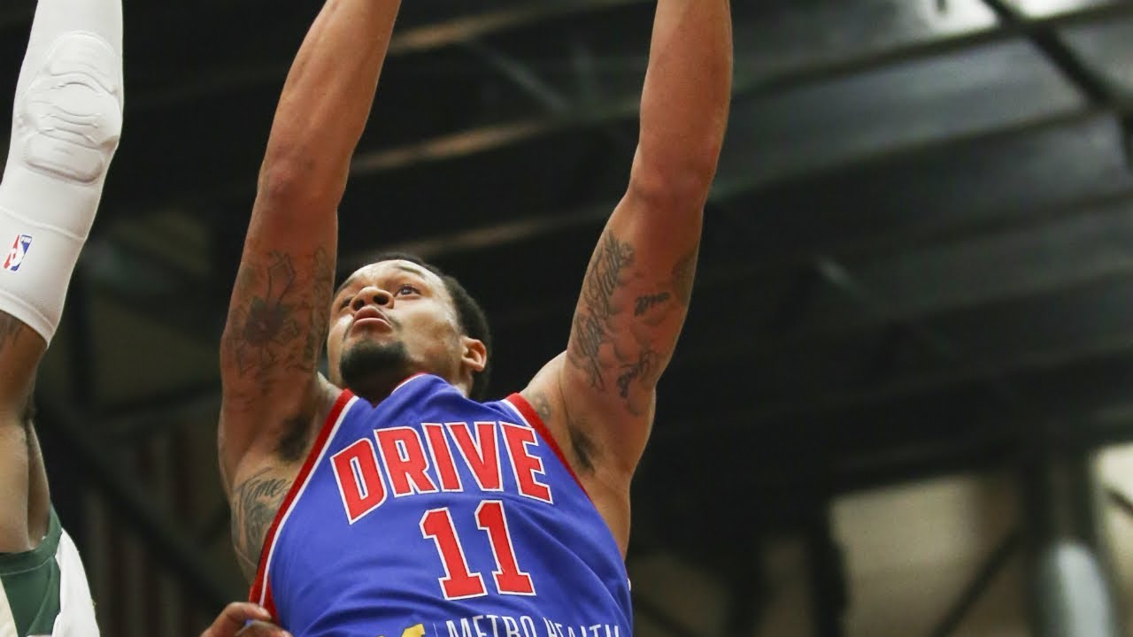 KJ McDaniels Records A Double double Vs Santa Cruz YouTube kj-mcdaniels-records-a-double-double-vs-santa-cruz-youtube