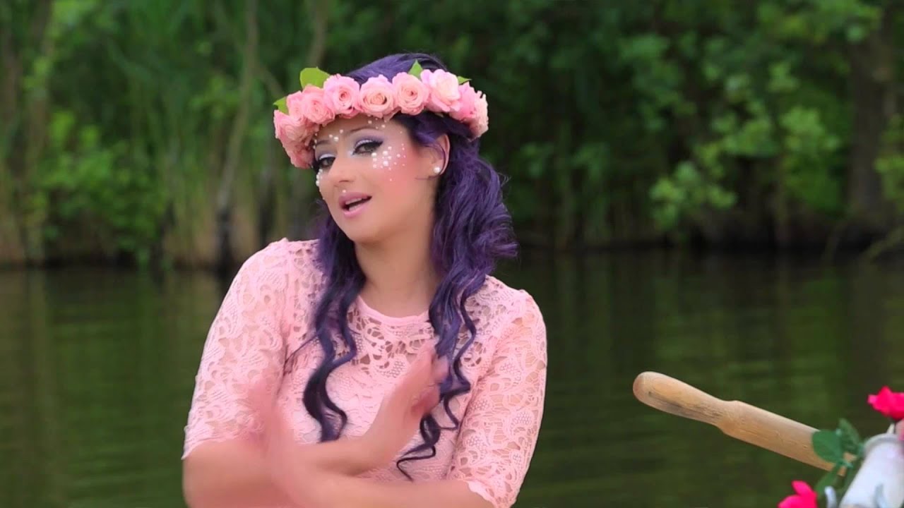 Rouya Doost Gharibe Aashena - YouTube