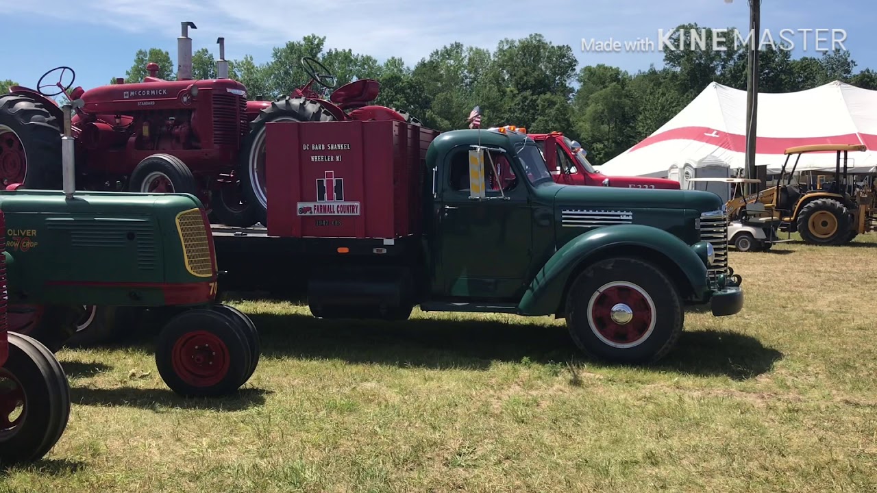 International KB-8 Leaving Tractor Show - YouTube