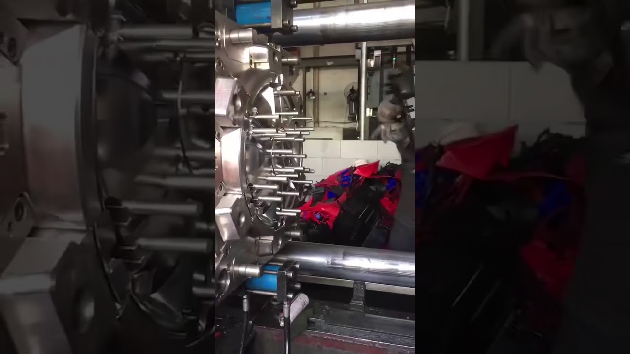 Steering Wheel plastic item making injection molding machine big mould ...