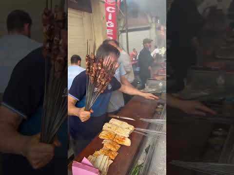 Adana bir pazar sabahı klasiği Kazancılar’da ciğer ile kahvaltı!