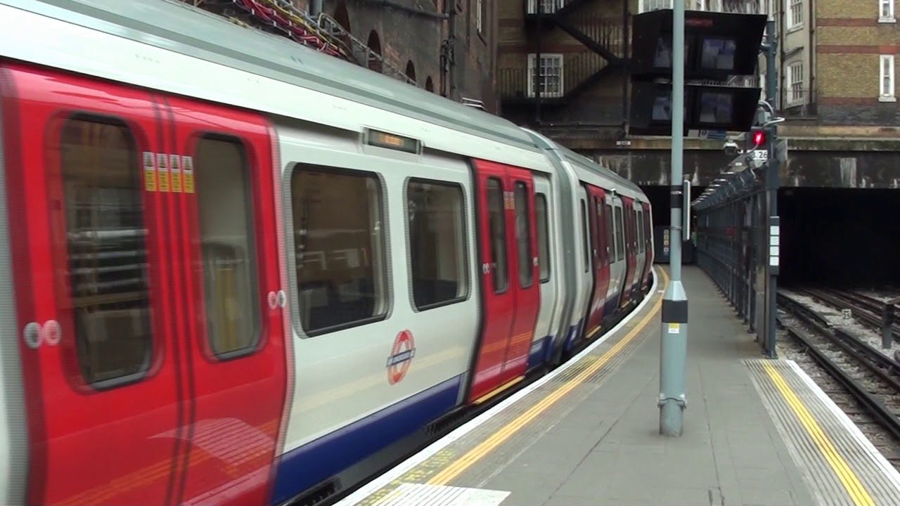 London Underground Metropolitan Line trains at Baker Street (S Stock ...