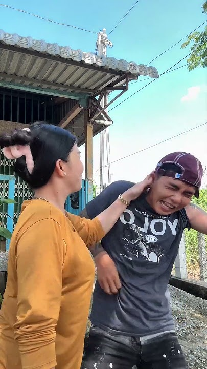 Ghê Không - YouTube