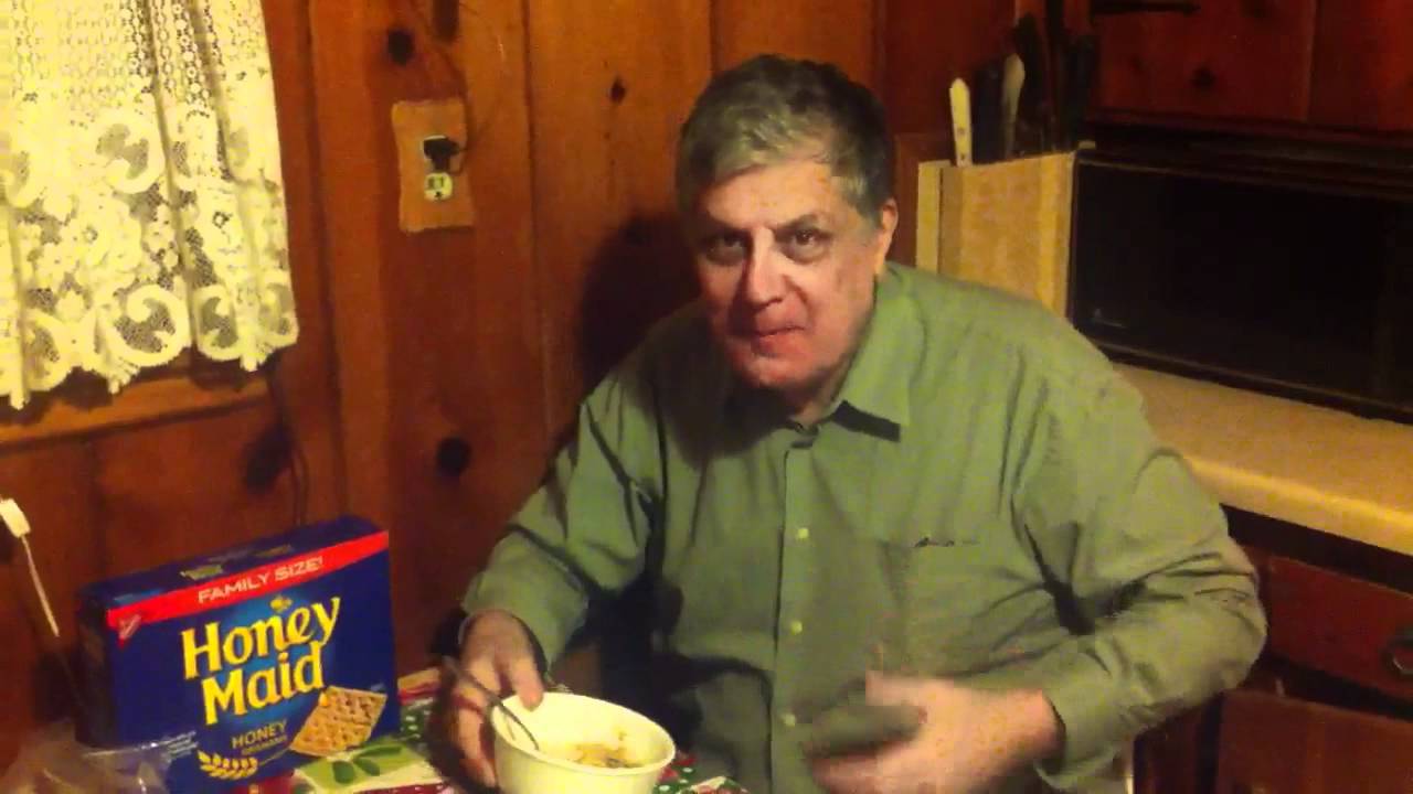 Graham Crackers Make Rich Smile - YouTube