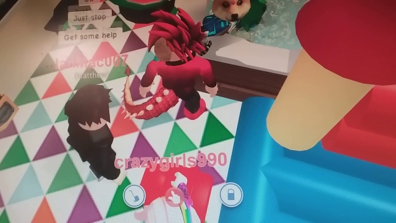 Playing roblox with my friends - YouTube