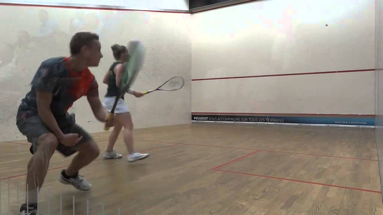 Squash : Sarah CARDWELL VS Nicolas MASSENET 1er jeu - YouTube