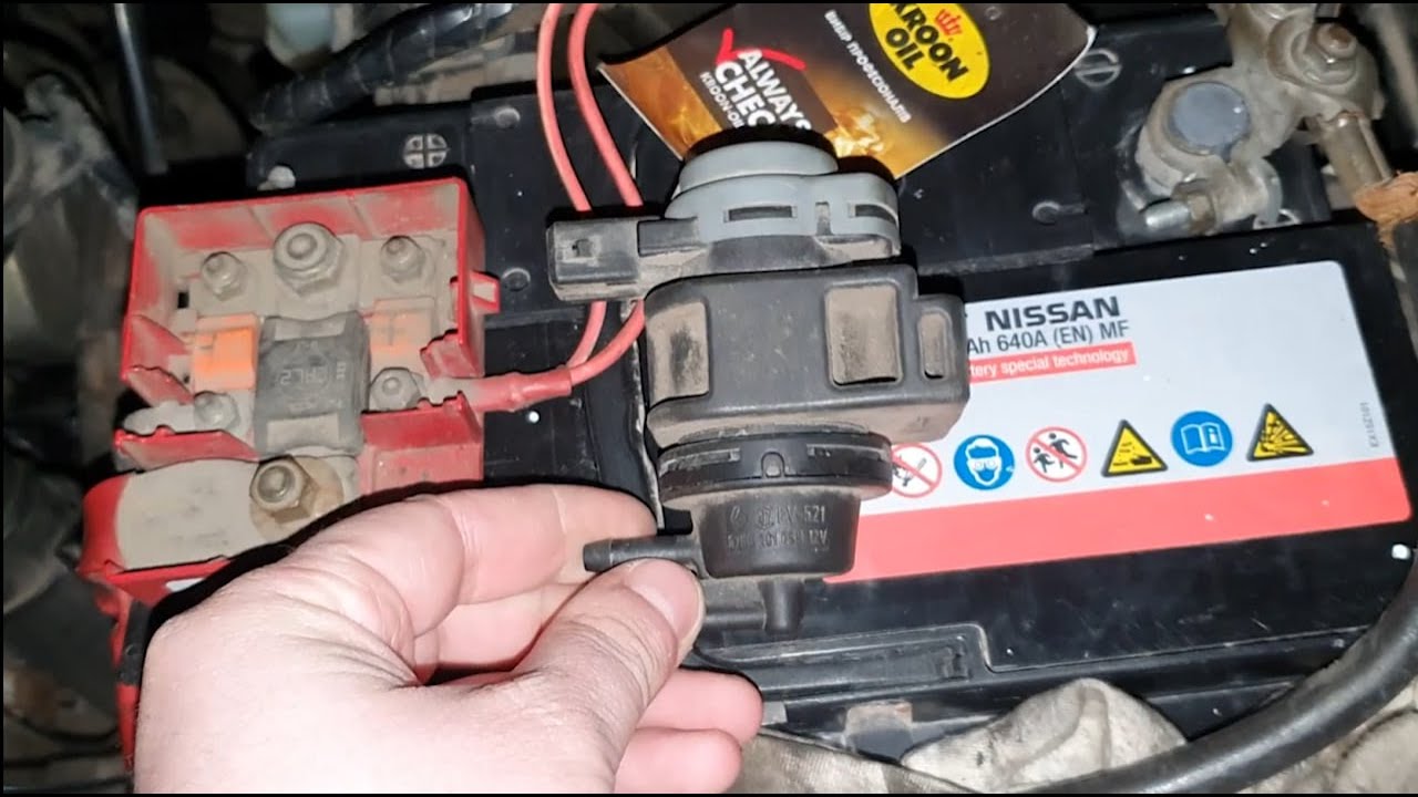 Быстрая и простая замена датчика ручного тормоза на Renault Megane 2