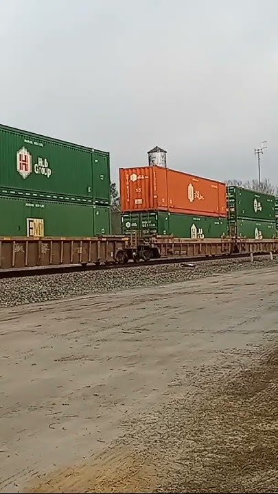 NS #29f SB Intermodal at Sparks GA 2-6-25 lead by #1811 SD70ACC was booking🐎🐎 - YouTube