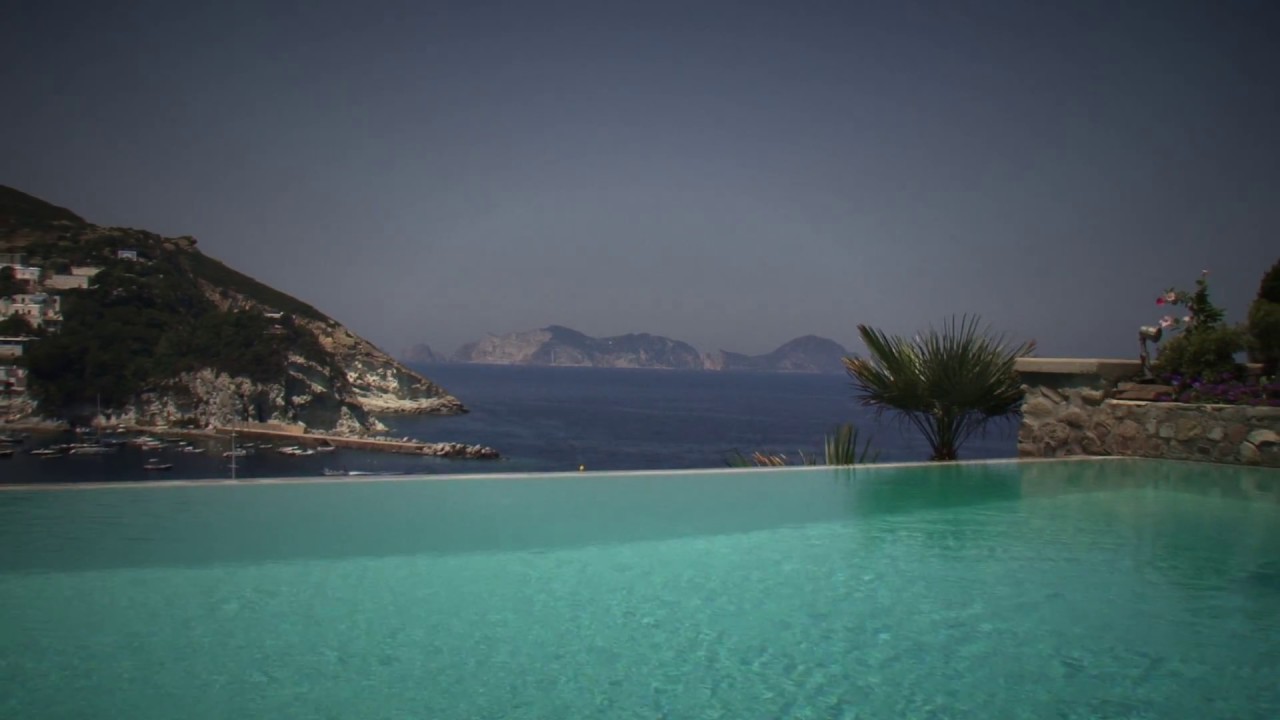 High-rise swimming pools: Myrtha suspended pools - YouTube