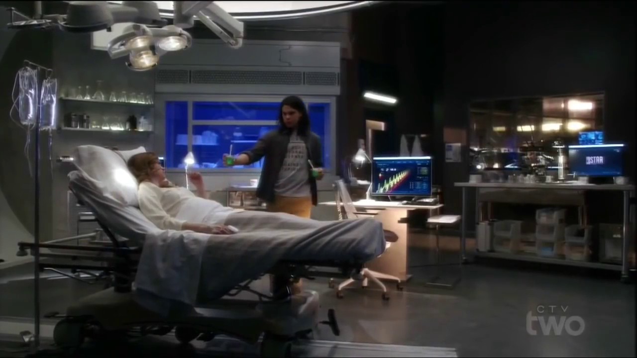 The Flash 3x18 Caitlin becomes 'Killer Frost' - YouTube