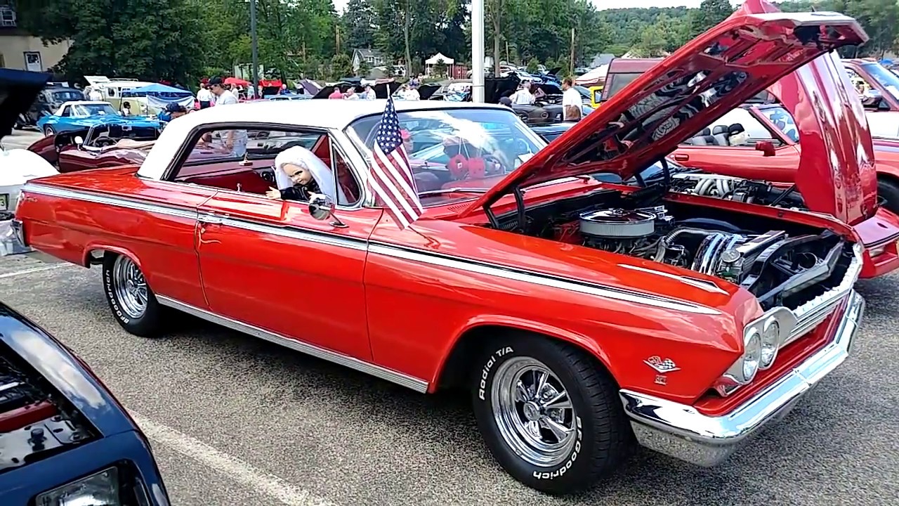 1962 RED BODY WHITE ROOF CHEVROLET CHEVELLE SS 327 ENGINE - YouTube