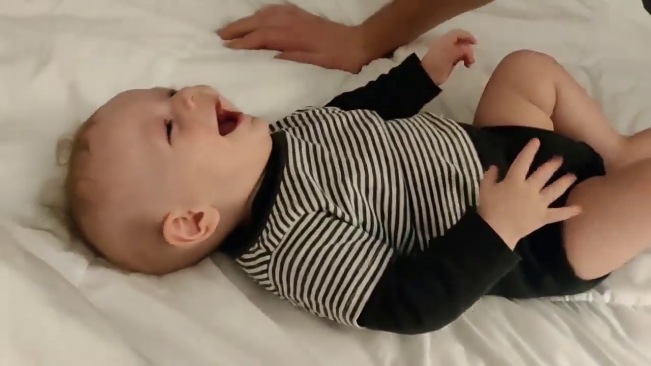 laughing babie rire de bébé - YouTube