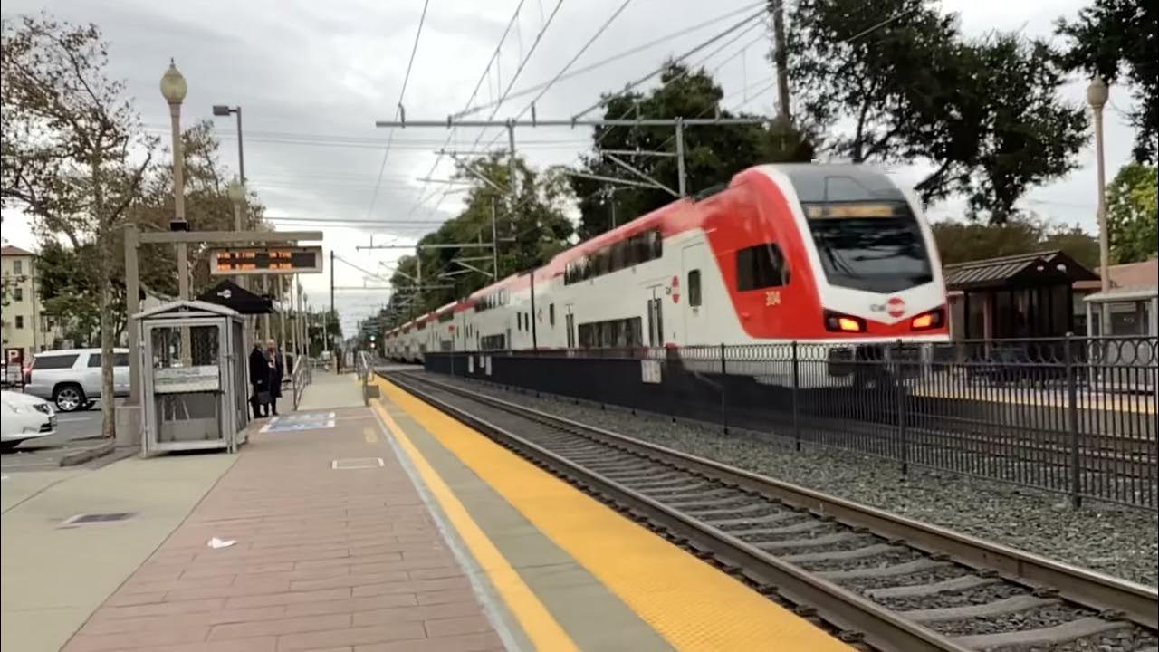 Caltrain 143 leaves Menlo Park station with fast acceleration 11/01/24 - YouTube