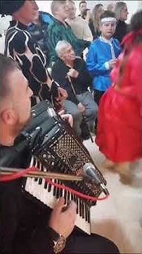 Prelijepo druzenje u Starackom Domu u Sanskom mostu uz Kolo goriiiiii ovi su spremij za Dom😂 ...