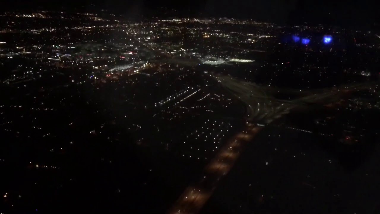 FLYING INTO BOISE, ID AT NIGHT ON AN MD-90 - YouTube