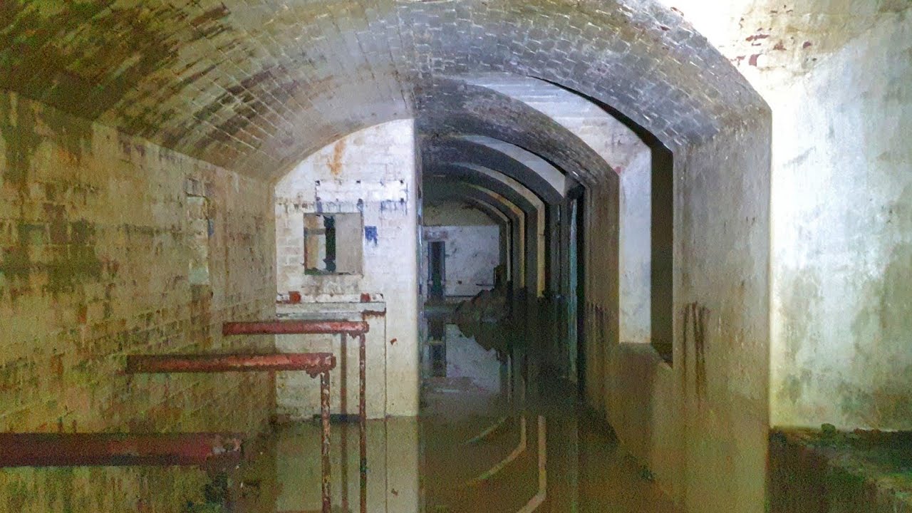Isle of Wight Secret Bunker Underground - YouTube